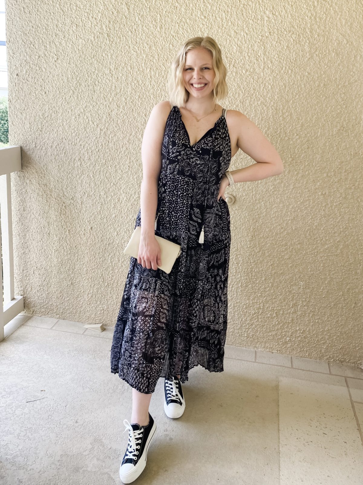 5 Ways to Style Black Converse - katiebstyle.com